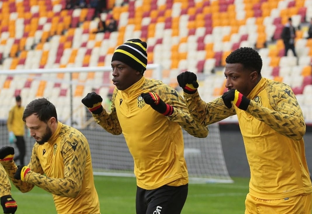 Teenage Hadebe reveals ambitious targets amid transfer rumours - Soccer24