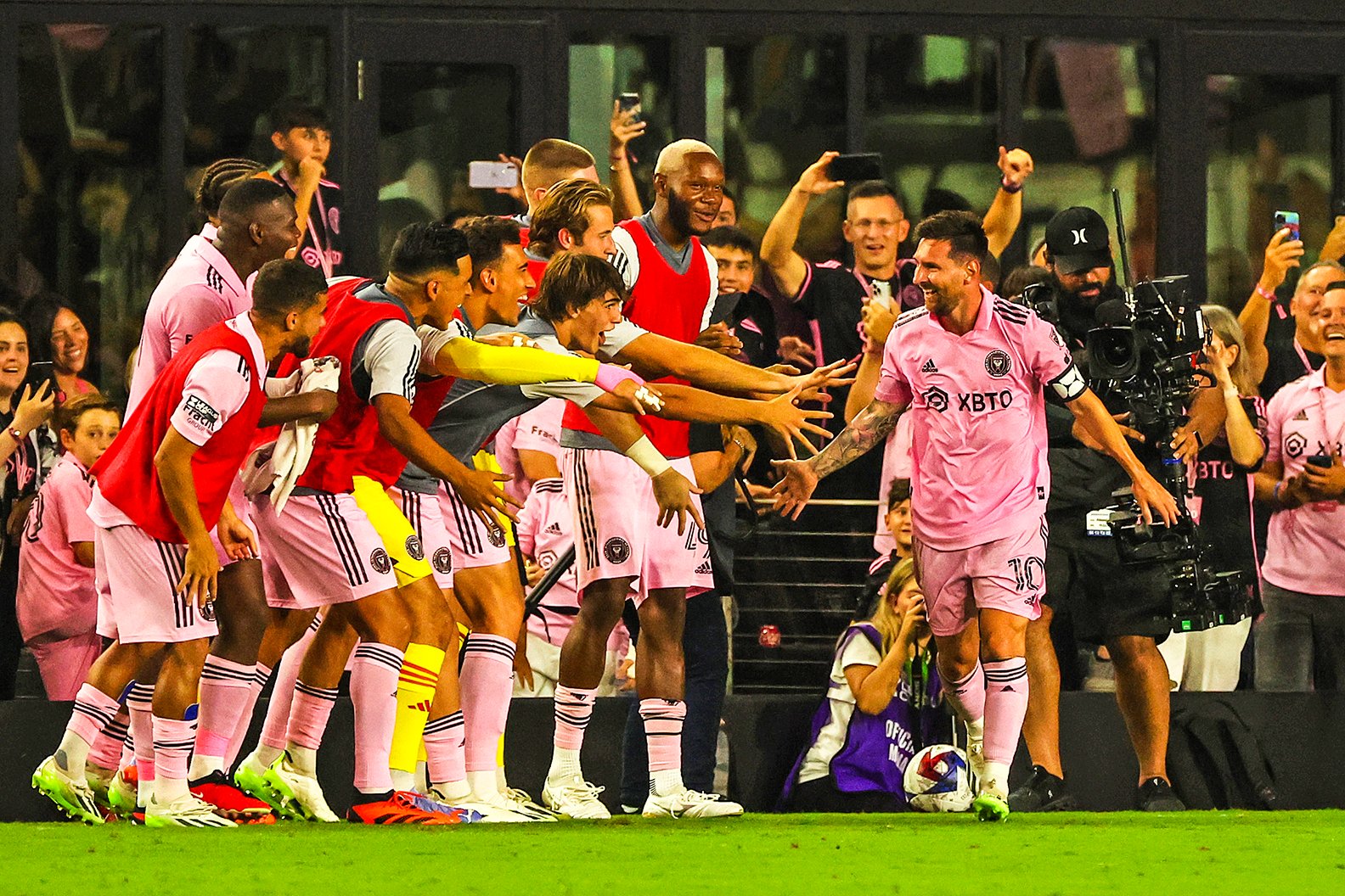 Watch: Lionel Messi scores insane goal on American debut - Soccer24