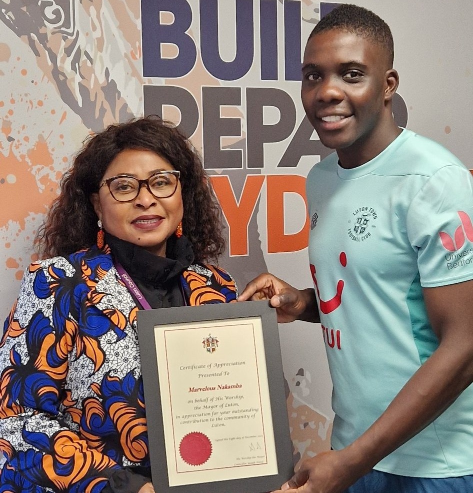 Marvelous Nakamba honoured with top award from Luton Town mayor - Soccer24