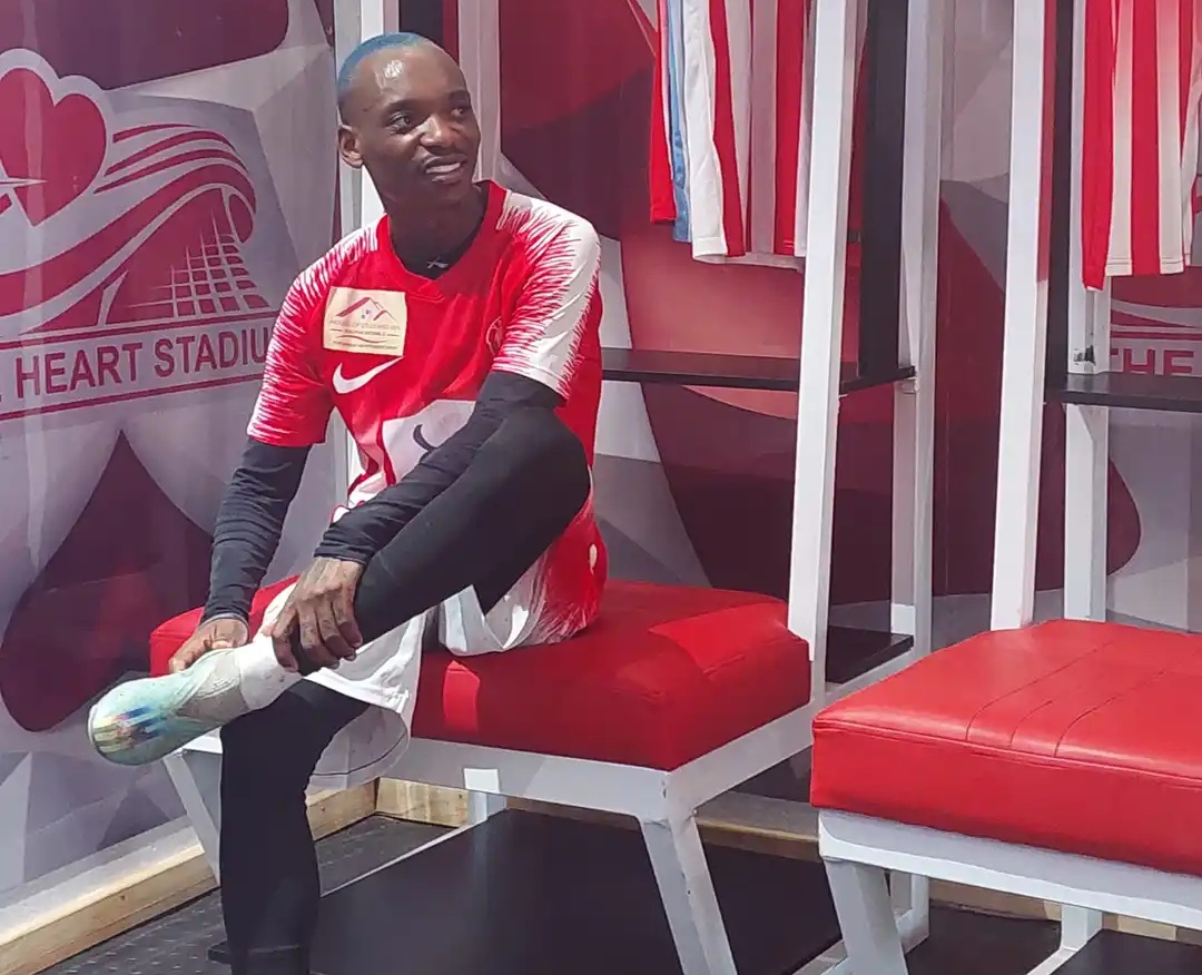 Khama Billiat reacts to winning first major award in Castle Lager ...