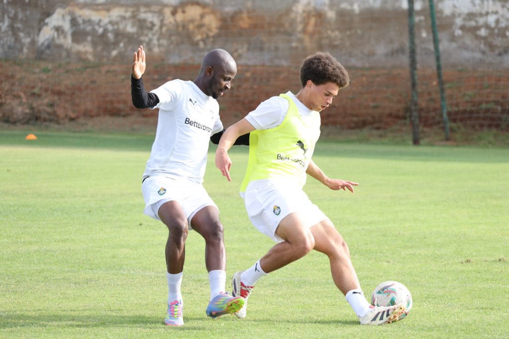 Warriors midfielder Jonah Fabisch not overwhelmed by his father’s ...