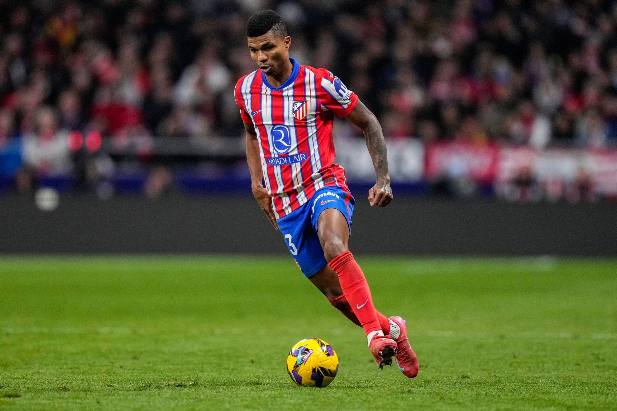 Mozambique international Reinildo Mandava on verge of joining EPL club - Soccer24